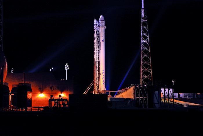 Commercial-Spacecraft-Heads-Space-Station