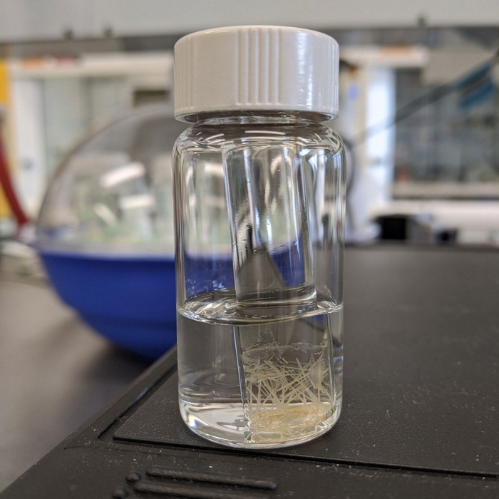 Chemistry in Pictures: Vapor diffusion